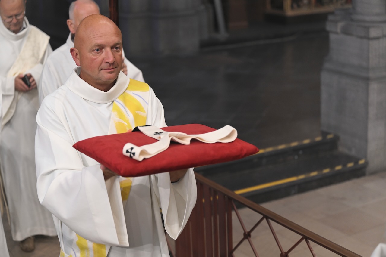 Imposition du pallium à notre archevêque | Diocèse de Lille